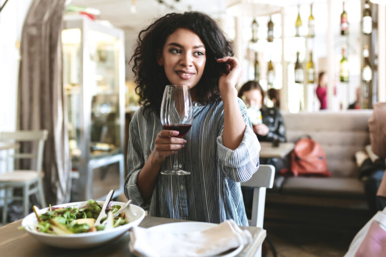 Restaurants romantiques à Paris : mes adresses coup de cœur – Emily Paris